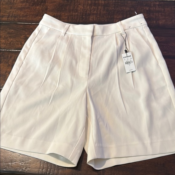 Express | Shorts | Express Nwt Elegant Cream Womens Shorts Sz 6 | Poshmark